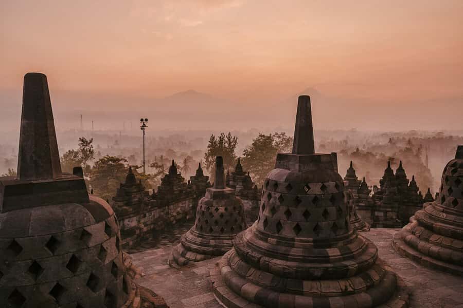 Yogyakarta: Nglinggo, Borobudur & Chicken Church Day Tour - Exploring Borobudur: Indonesia’s Greatest Treasure