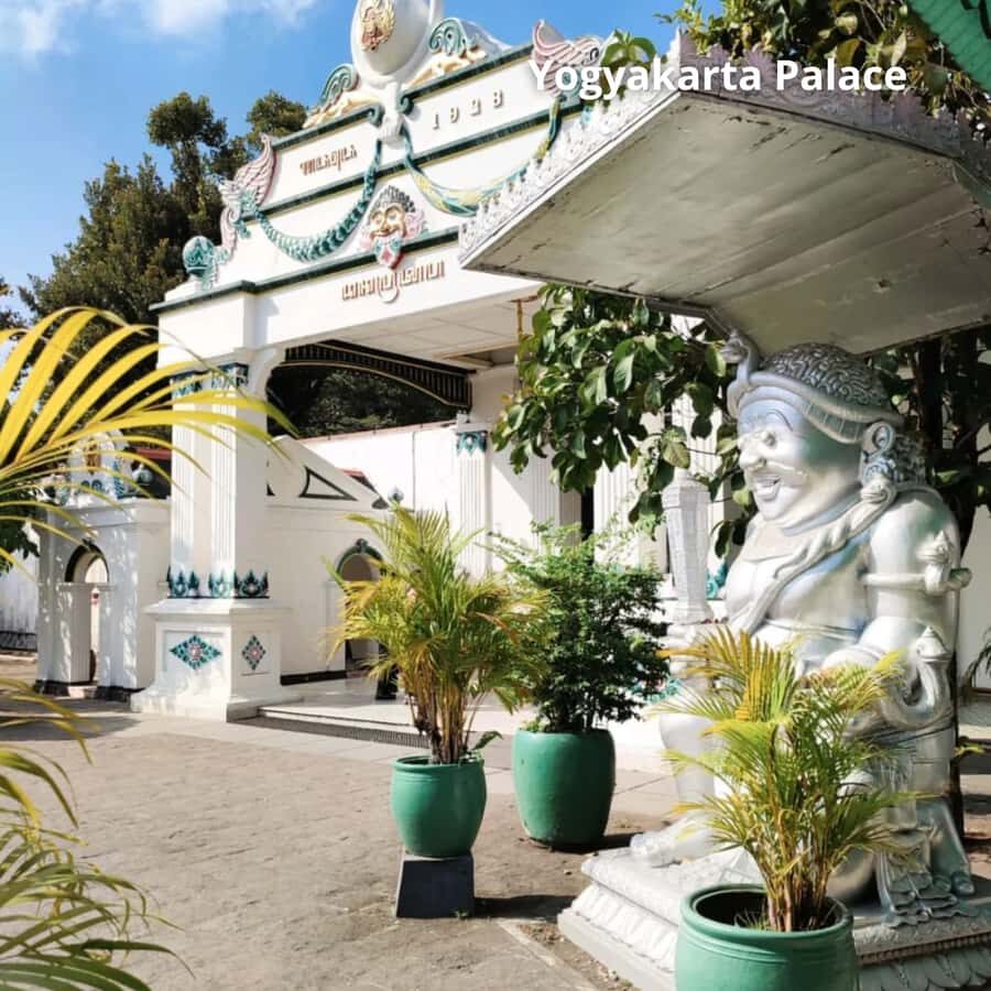 Yogyakarta Palace Tour with Multilingual Guide & Watercastle - Why This Tour Offers Good Value
