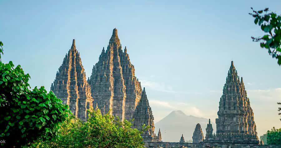 Yogyakarta : Prambanan early morning guided tour - Authentic Experiences and Traveler Feedback