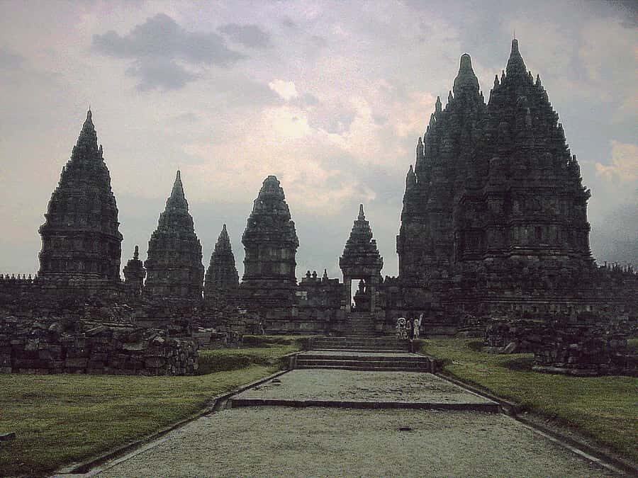 Yogyakarta : prambanan temple sunset with expert local guide - What Makes This Tour Worthwhile