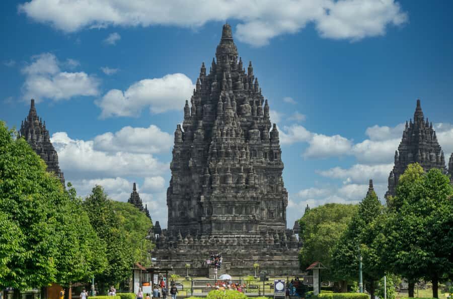 Yogyakarta: Setumbu Sunrise, Borobudur & Prambanan Day Tour - What You’re Getting