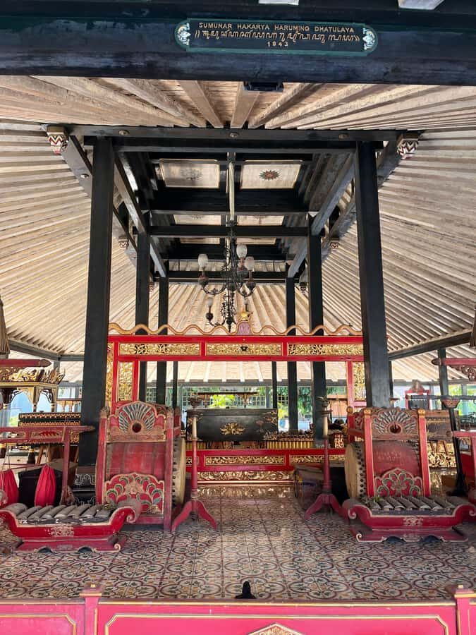 Yogyakarta: Sultan's Palace, Borobudur & Sunset Tour - Practical Details and Tips