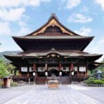 Zenkoji Temple and Sake Tasting Private Tour from Nagano - Sake Tasting at a Local Brewery