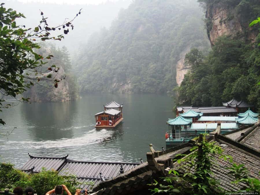 Zhangjiajie: Baofeng Lake & Tujia Brocade Weaving Tour - Cultural Experience at Guaiyaomei Brocade Park