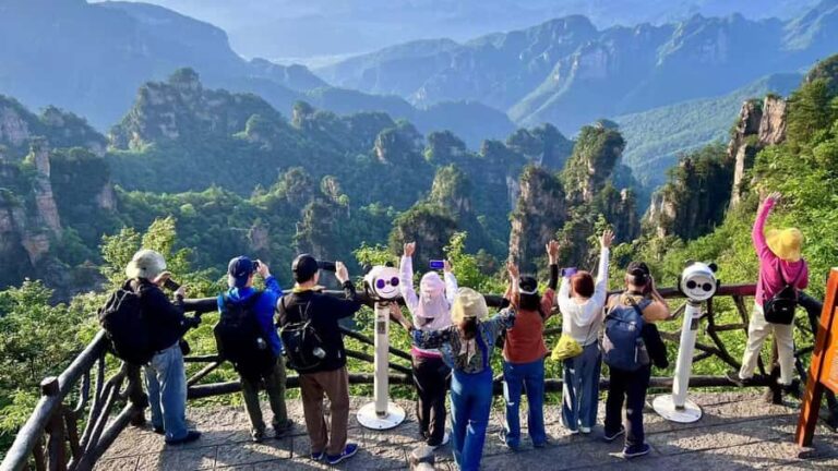 Zhangjiajie Ultimate: 3 Days of Sunrise, Hikes & Night Views - What Makes This Tour Stand Out?