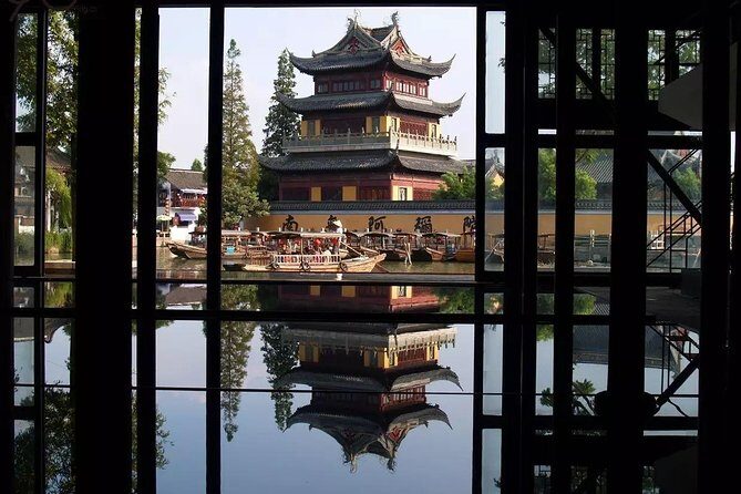 Zhujiajiao Private Day Tour and Shanghai Acrobatic Show - The Benefits of a Private Guided Tour