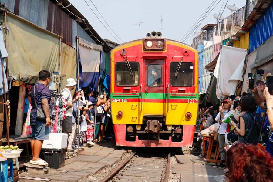Bangkok: Traditional House, Floating & Maeklong Train Market - A Closer Look at the Tour Experience