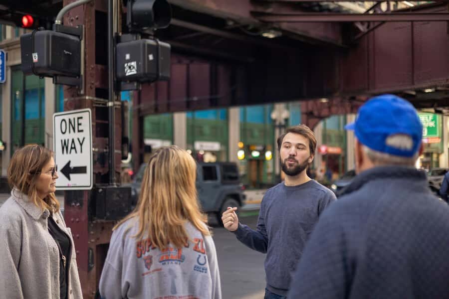 Chicago Architecture and True Crime Tour: Christmas Edition - FAQ