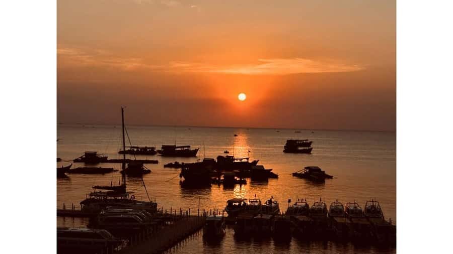 Crossing: Sunset Boat Trip with Squid Fishing - The Delight of Fresh Seafood and Local Flavors