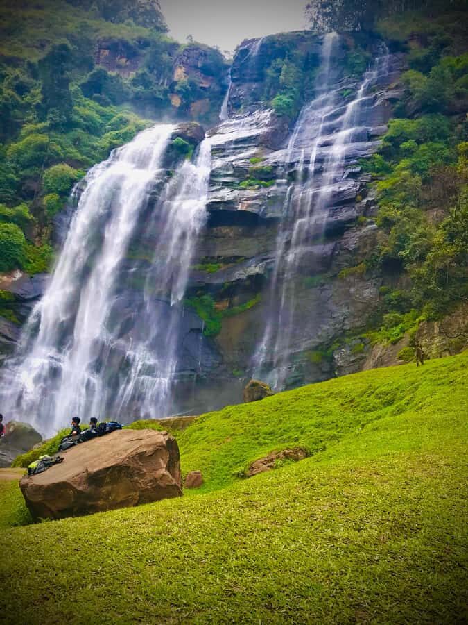 Ella:World's End & Bomburuella/Upper Diyaluma Waterfall Tour - The Itinerary in Detail