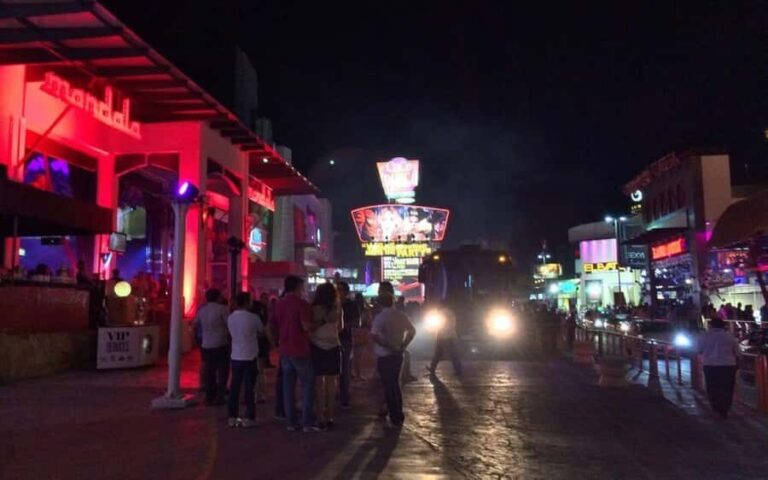 Experience the Night Energy of Cancún Tour - The Experience from a Traveler’s Perspective