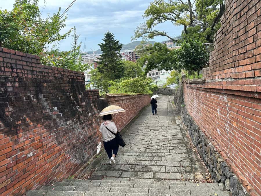 Nagasaki: Hidden Alleys and Finding Local Cats Walking Tour - Meet the Local Cats in Their Urban Habitat