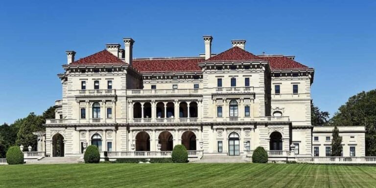 Newport: The Breakers, Marble House & Downtown Day Tour - The Itinerary in Detail