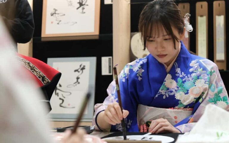 Osaka: Japanese Culture Experience Tea Ceremony Calligraphy - Detailed Breakdown of the Experience
