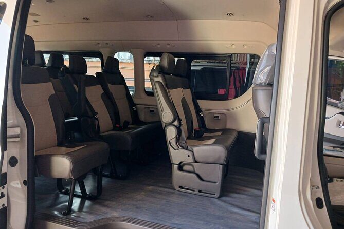 Share minivan from Vientiane to Vang vieng - What to Expect on the Journey