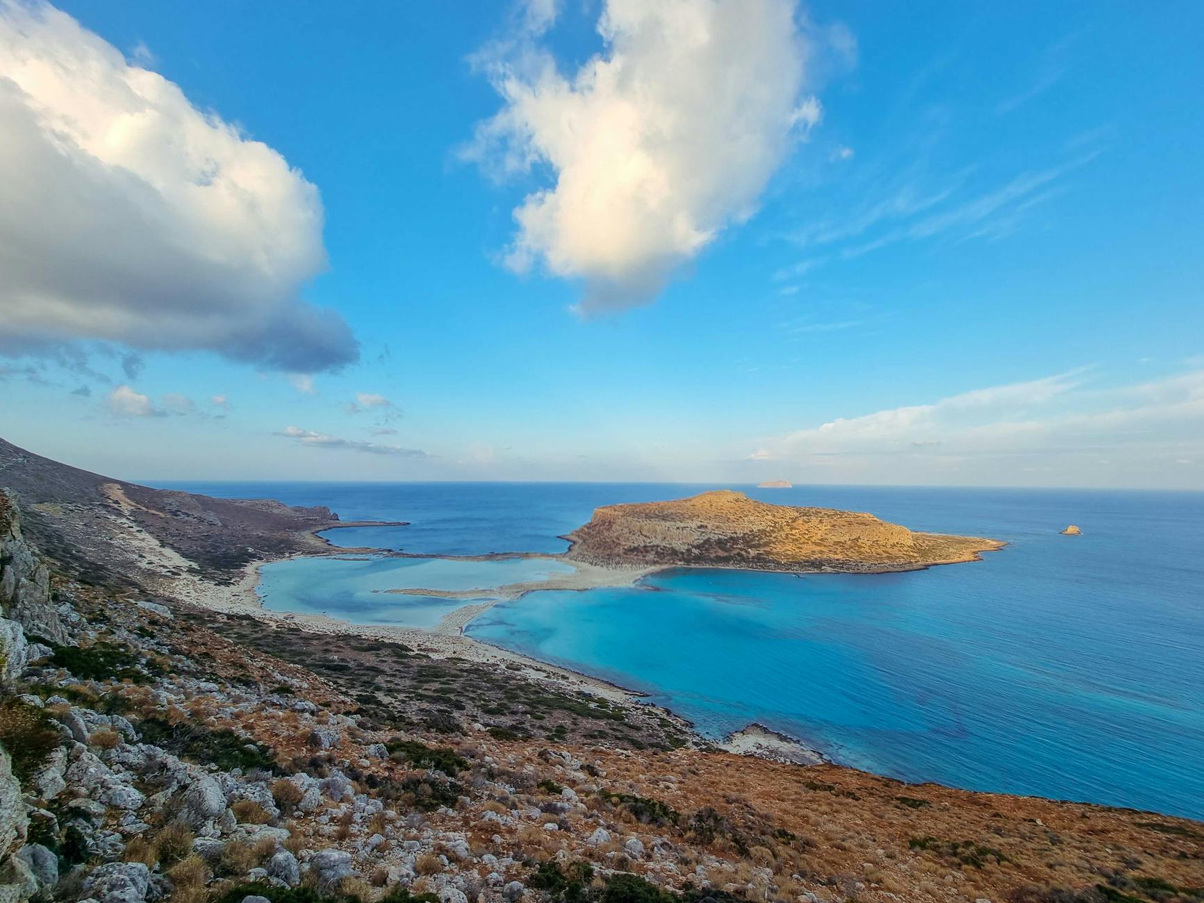 Balos turquoise waters and rocks