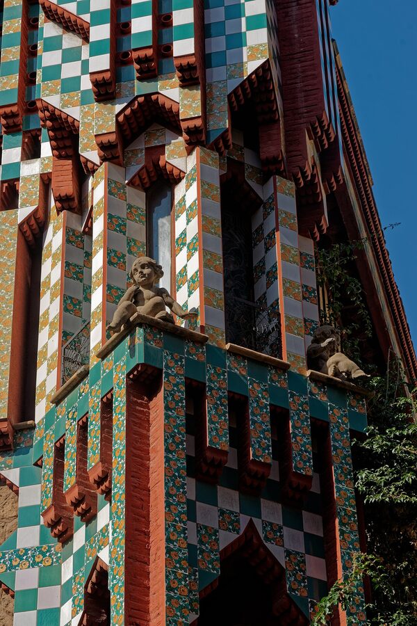 Casa Vicens northwest view from Carrer Carolines