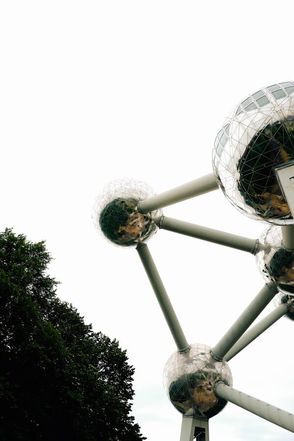 Atomium spherical design close-up