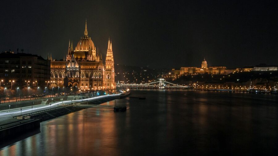 Hungarian Parliament and Chain Bridge at night