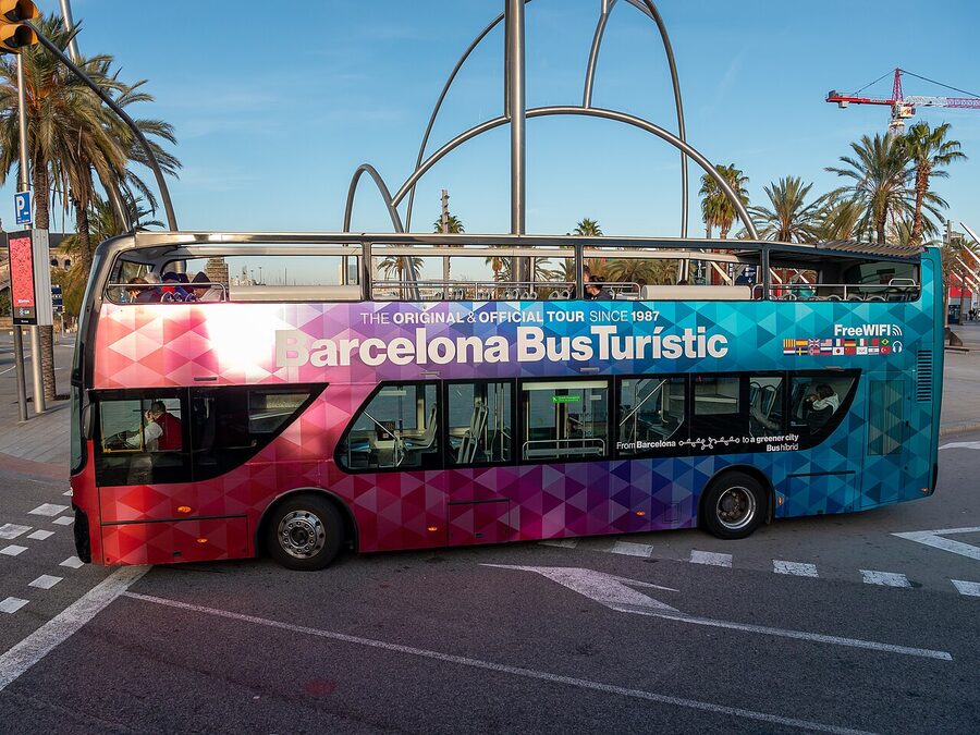 Bus Turístic going down Passeig de Gràcia