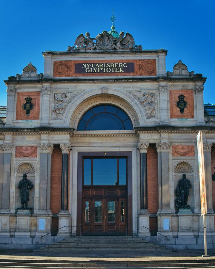 Ny Carlsberg Glyptotek museum entrance in Copenhagen