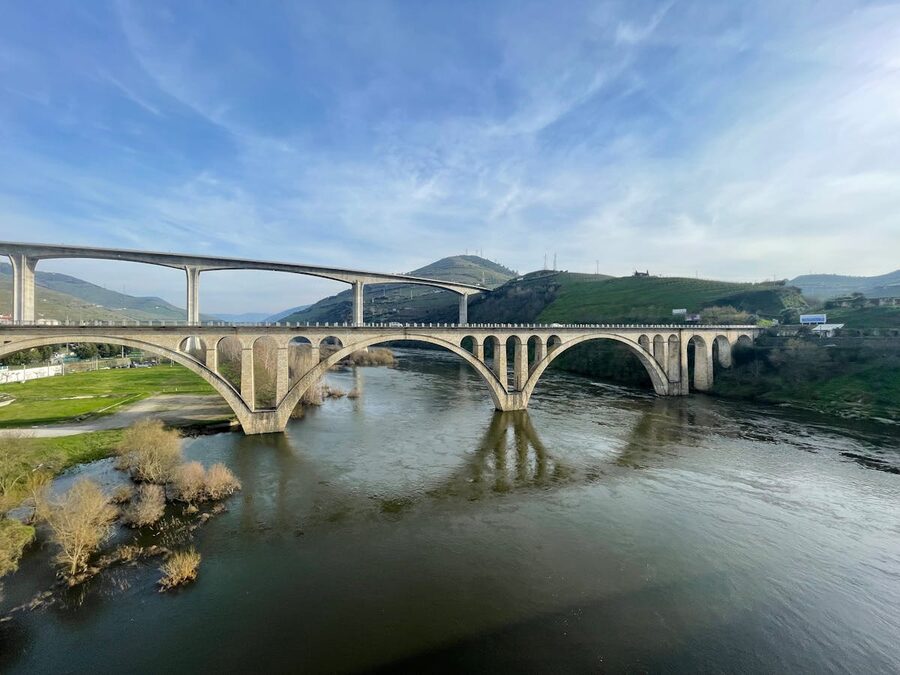 Bridge crossing the Douro River at Régua