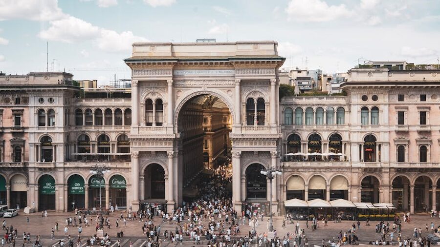 Galleria Vittorio Emanuele crowded