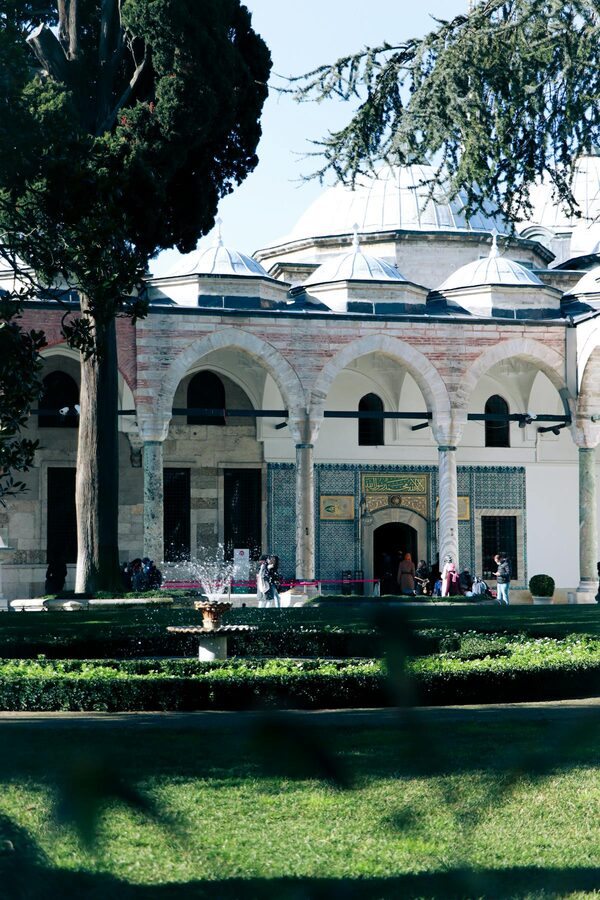 Courtyard of Topkapi Palace with a fountain in Istanbul