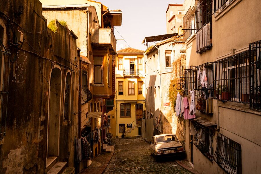 Old quarter alley in Istanbul
