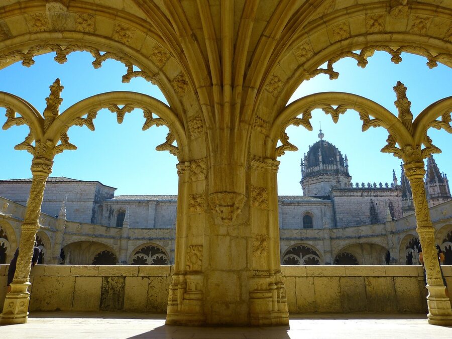 Details of the Jeronimos Monastery cloister stonework
