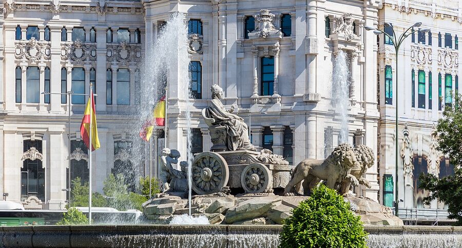 Fuente de Cibeles fountain Madrid