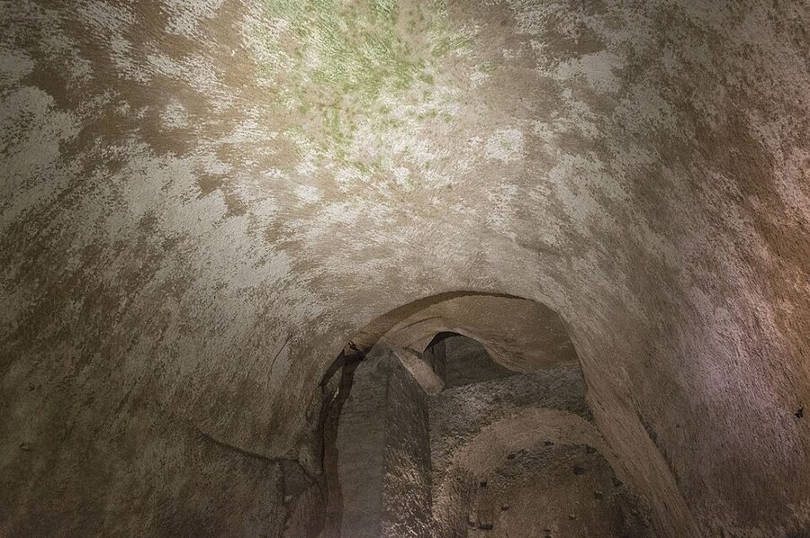 Ancient cistern in Napoli Sotterranea underground