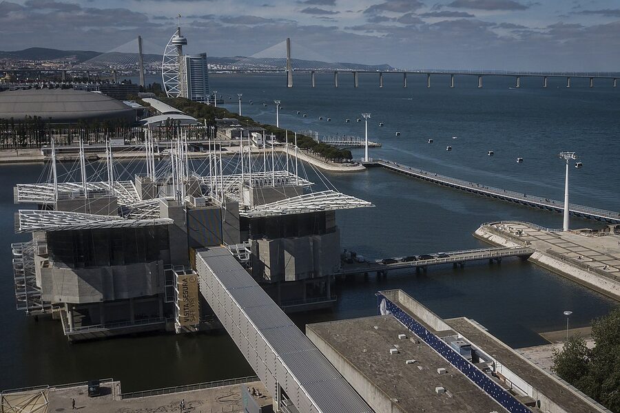 Lisbon Oceanarium interior tanks