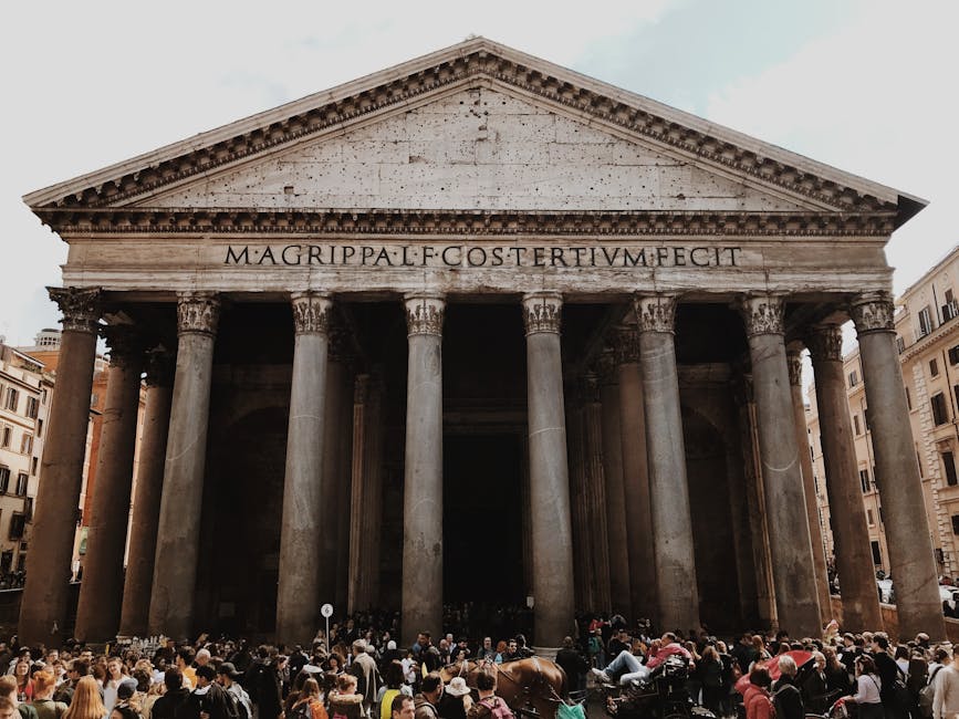 Crowds outside the Pantheon in Rome