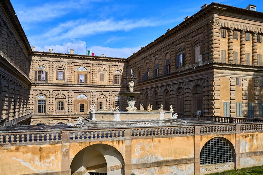 Pitti Palace courtyard with fountain