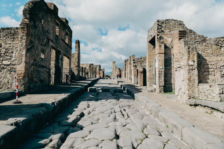 Pompeii historic ruins