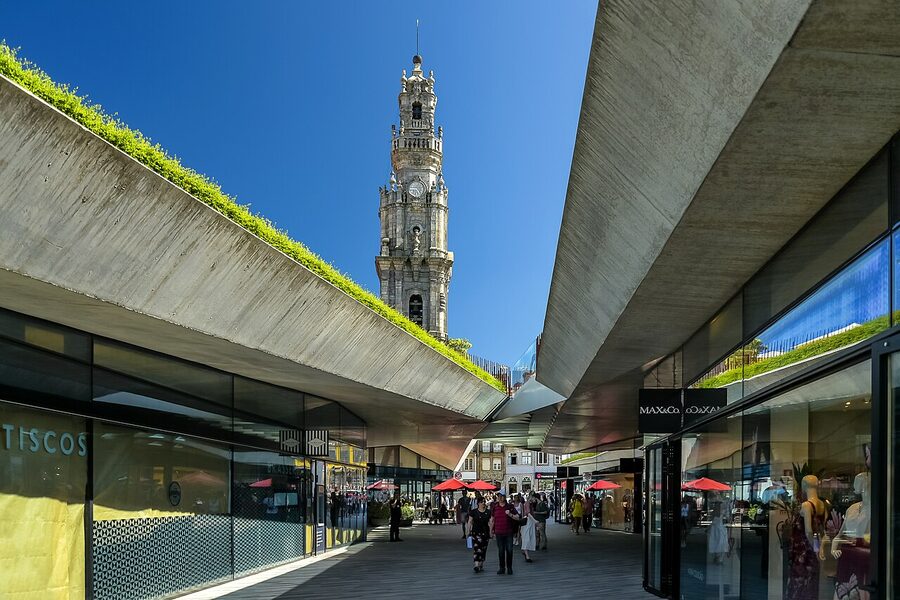 Torre dos Clerigos exterior detail with baroque facade