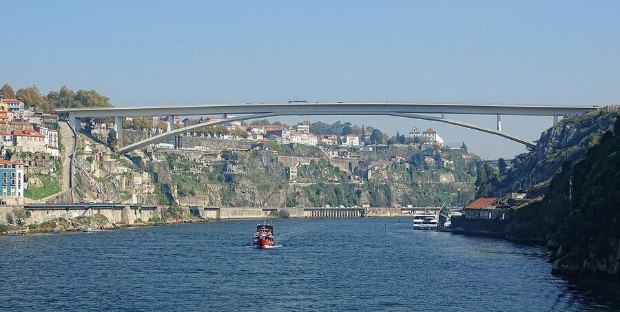 Ponte Infante Dom Henrique concrete arch bridge Porto