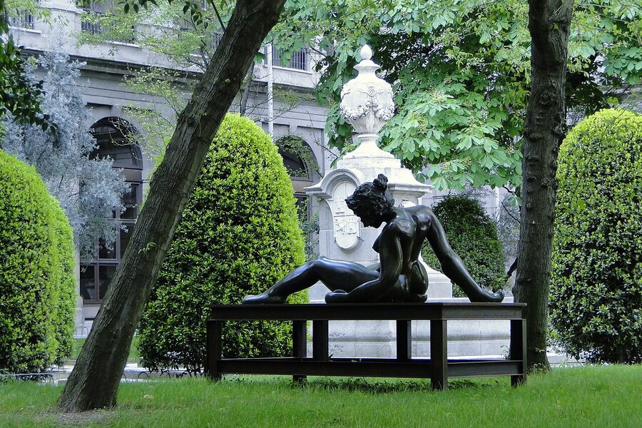 Garden courtyard at Museo Reina Sofia Madrid