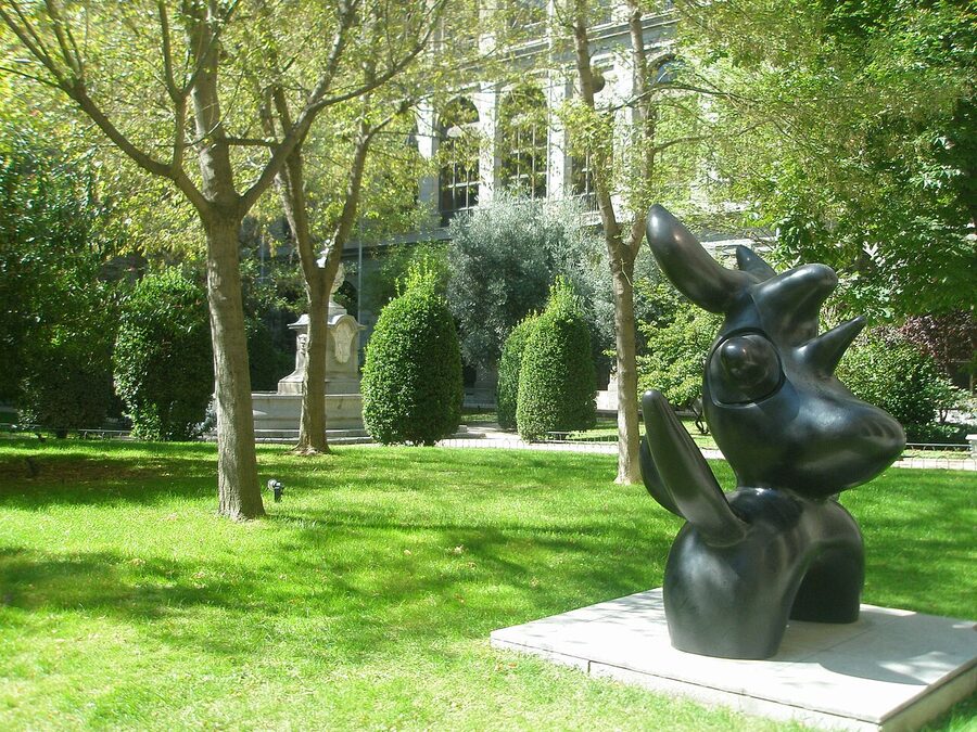 Reina Sofia interior garden