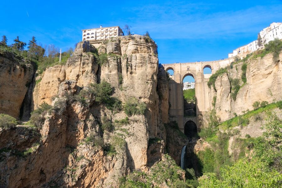 Puente Nuevo bridge spanning El Tajo gorge