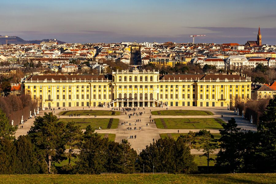 Schönbrunn Palace fountain