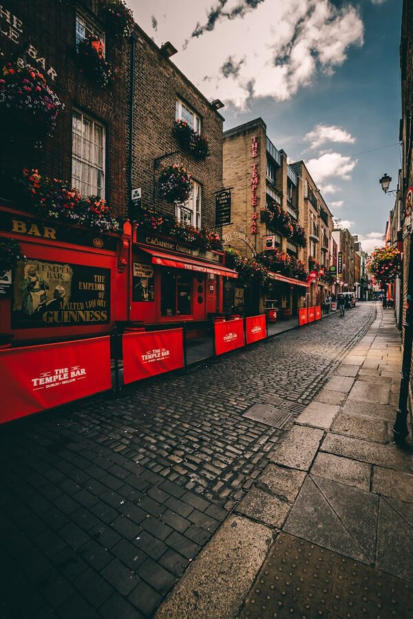 Cobblestone street with pubs in Temple Bar, Dublin