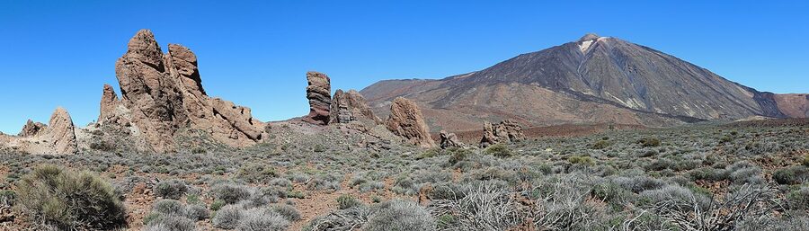 Roques de Garcia volcanic rock formations at Teide