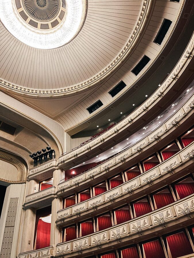 Vienna street at night