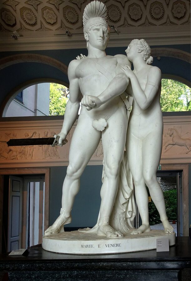 Villa Carlotta statues Venus and Mars Tremezzo